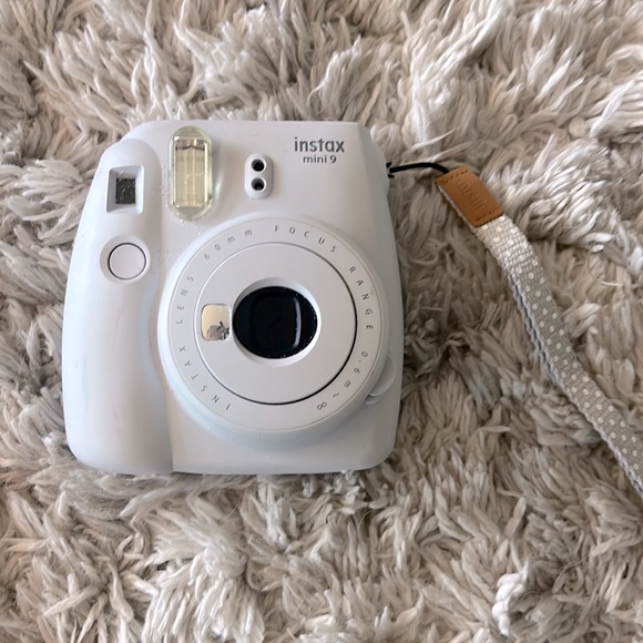 Fujifilm | Cameras, Photo & Video | Instal Mini 9 White Polaroid Camera ...